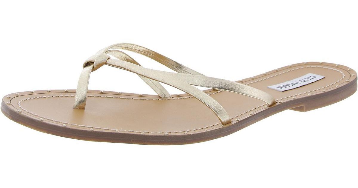 Steve Madden Rivera Metallic Leather Thong Sandals in White | Lyst
