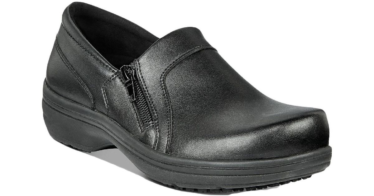 Easy Works by Easy Street Bentley Leather Slip On Clogs in Black | Lyst