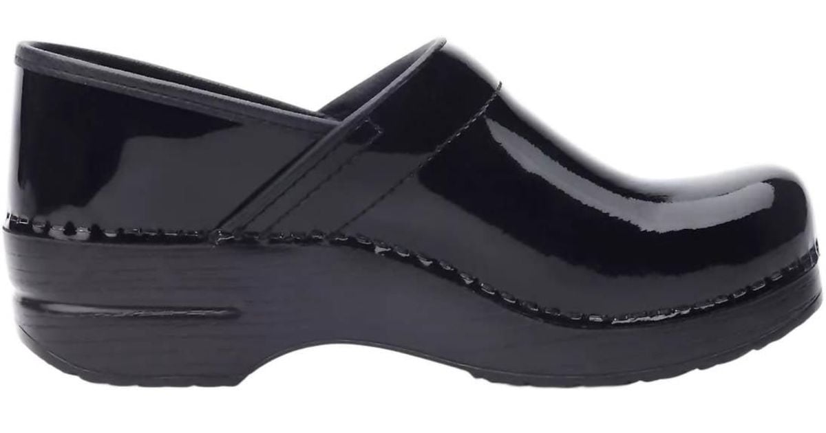 Dansko Professional Patent Leather Clog in Blue | Lyst
