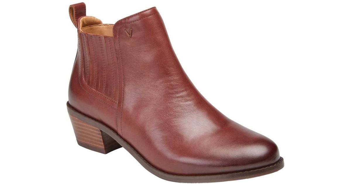 Vionic Joy Bethany Fashion Boots in Brown | Lyst