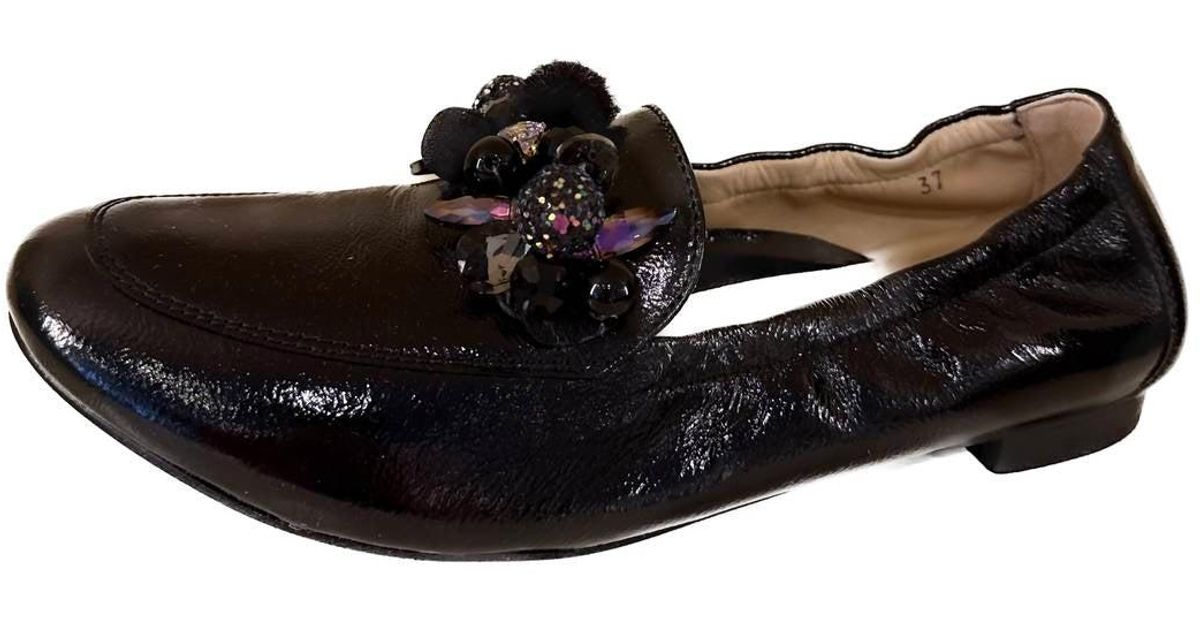 Alissa Sasha Flat Shoes in Black | Lyst