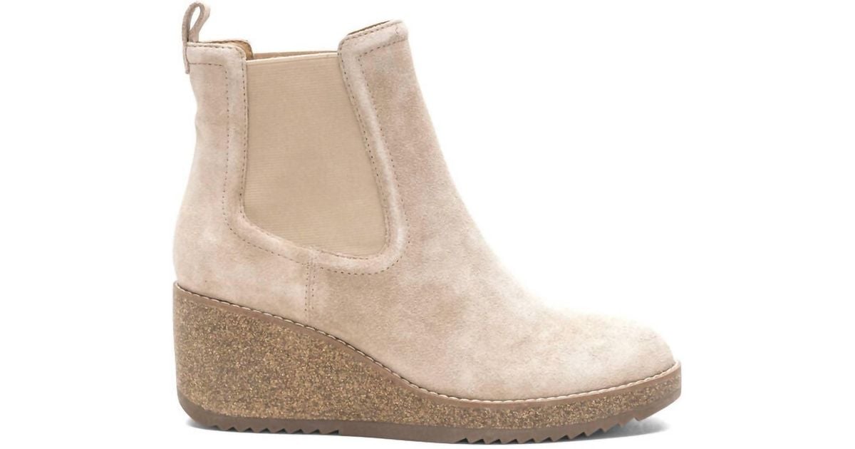Aetrex Dawn Wedge Chelsea Boot in Natural | Lyst
