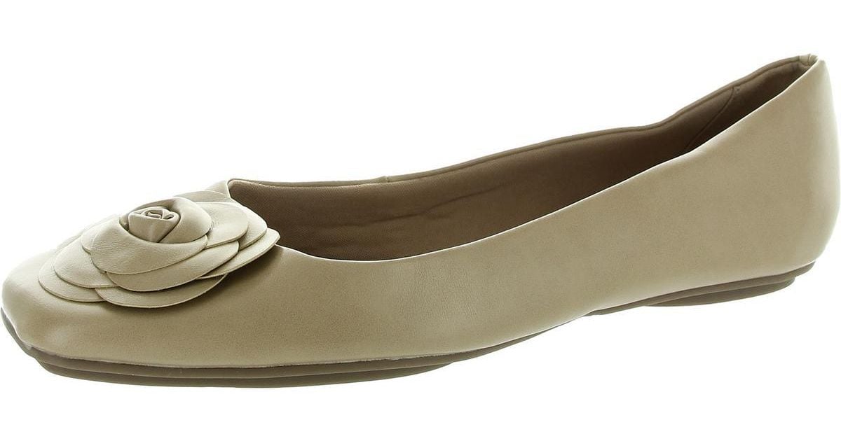 Anne Klein Anastatsia Rosette Faux Leather Ballet Flats in Natural | Lyst
