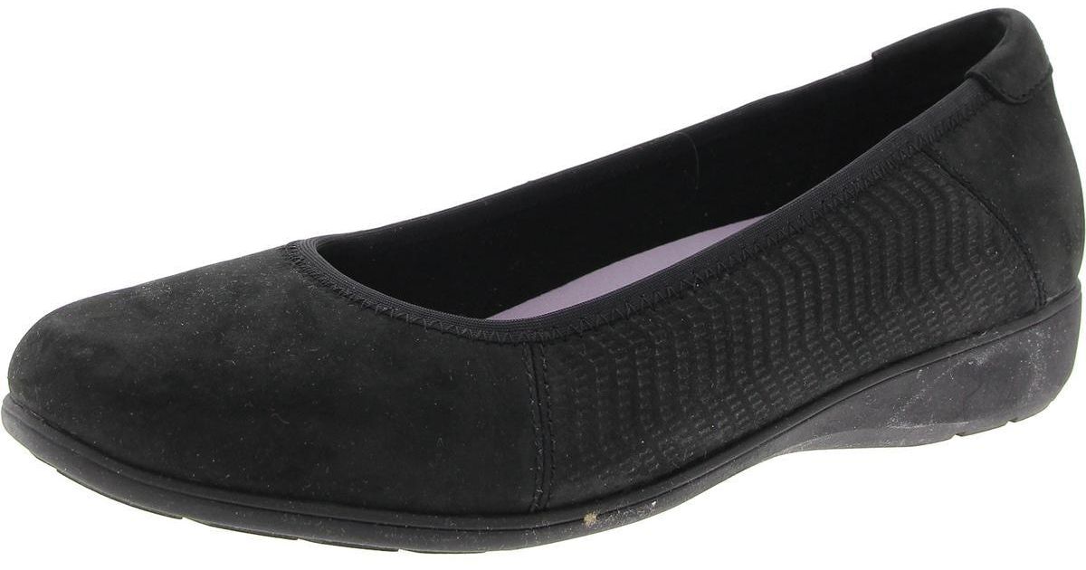 Aravon Cushioned Footbed Faux Leather Ballet Flats in Black | Lyst
