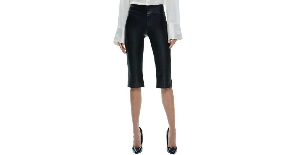 Alice + Olivia Olivia Low-Rise Clam Digger Pant in Black | Lyst