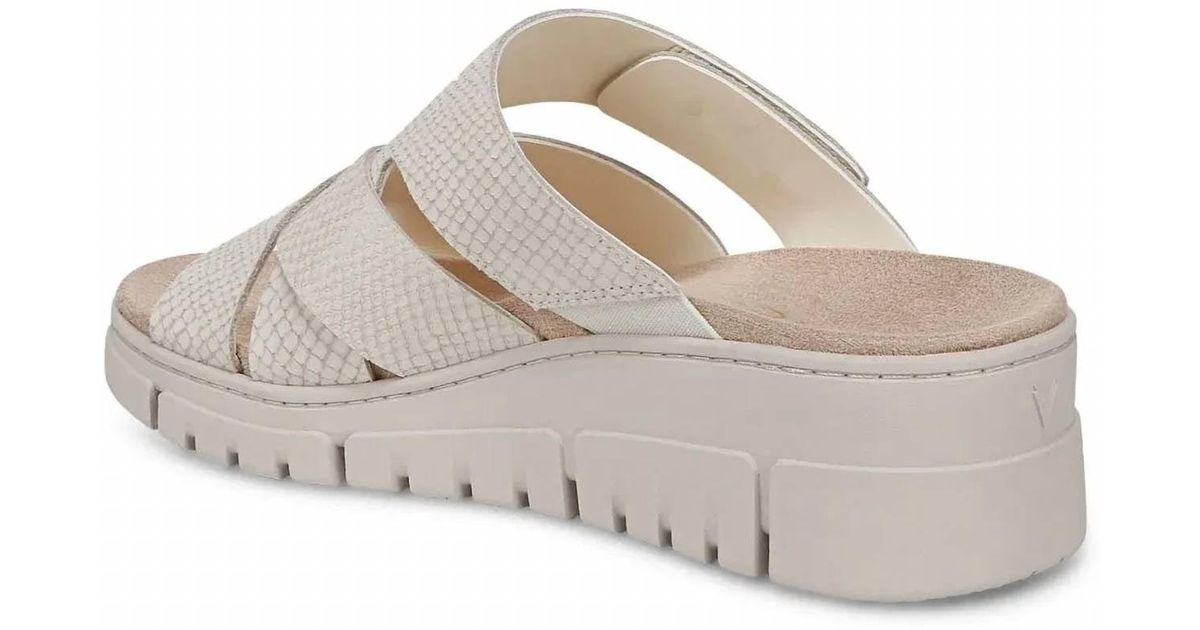 Vionic Uptown Sunset Wedge Sandal in Metallic | Lyst