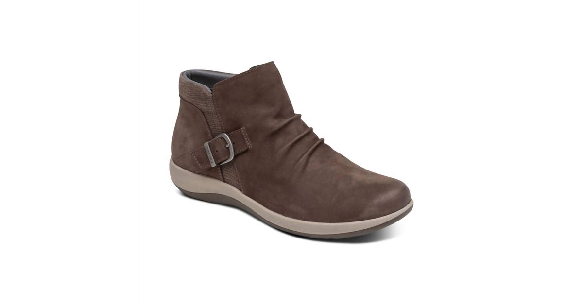 Aetrex Luna Boots in Brown | Lyst