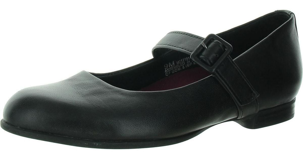 Munro Leather Round Toe Ballet Flats in Black | Lyst