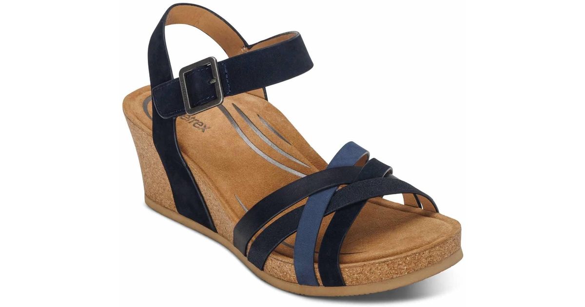 Aetrex Noelle Arch Support Wedge in Blue | Lyst