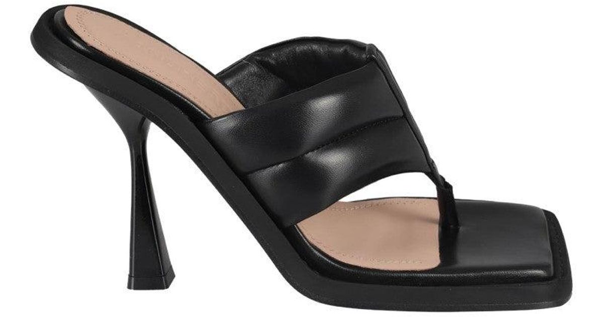 ANDREADAMO Square Toe Padded Thong Mules in Black | Lyst