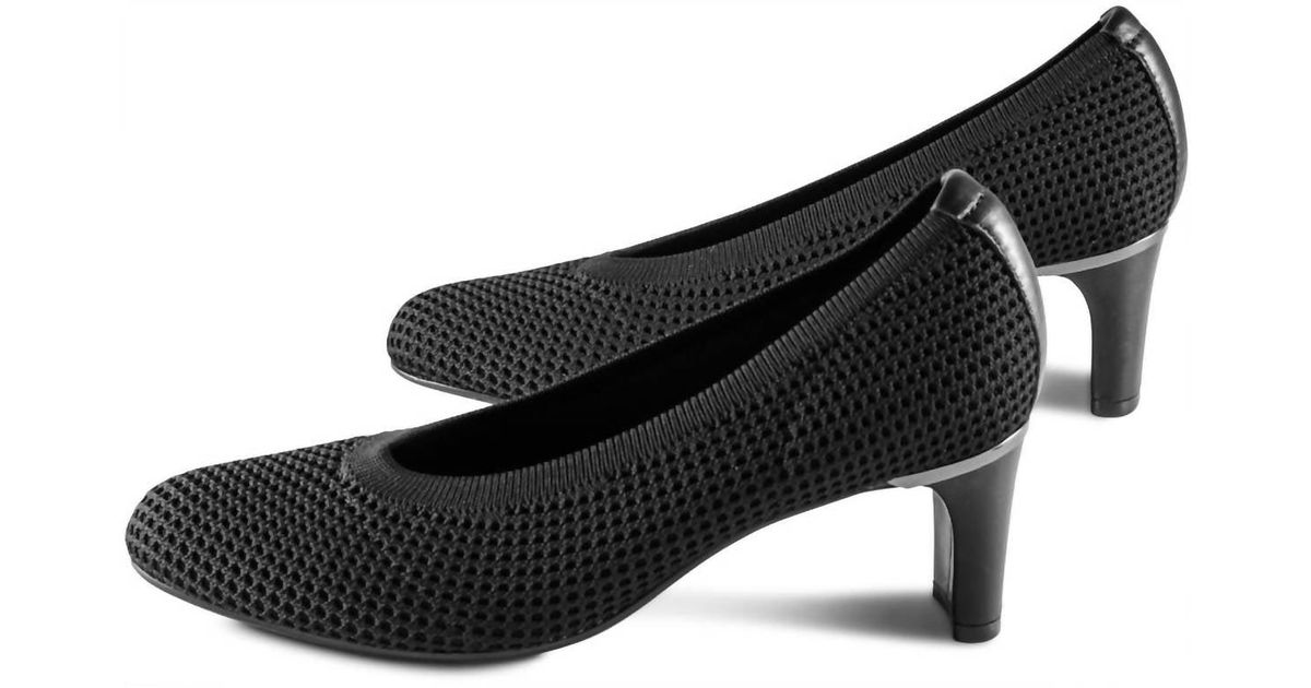 Vaneli Darrie Stretch Knit Pumps in Black | Lyst