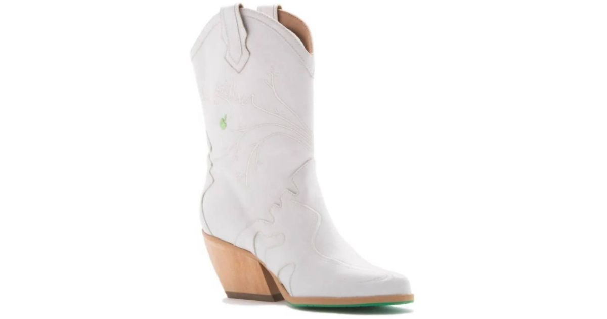 A Perfect Jane Sofie Vegan Leather Boot in White | Lyst