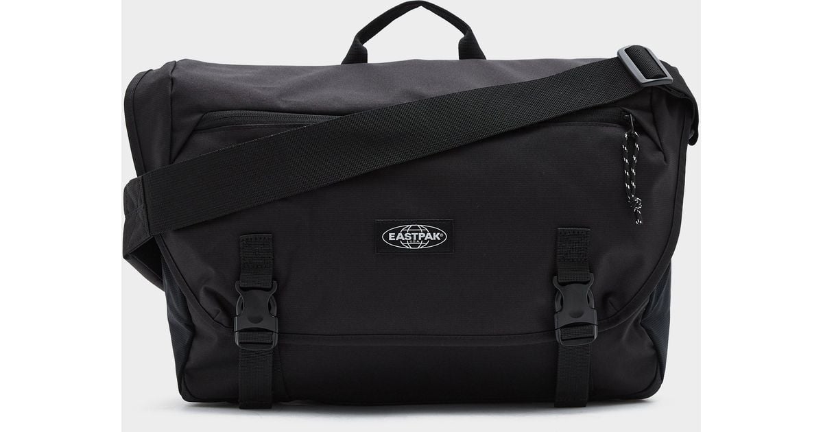 Eastpak Courier Pro Messenger Bag in Black for Men | Lyst UK