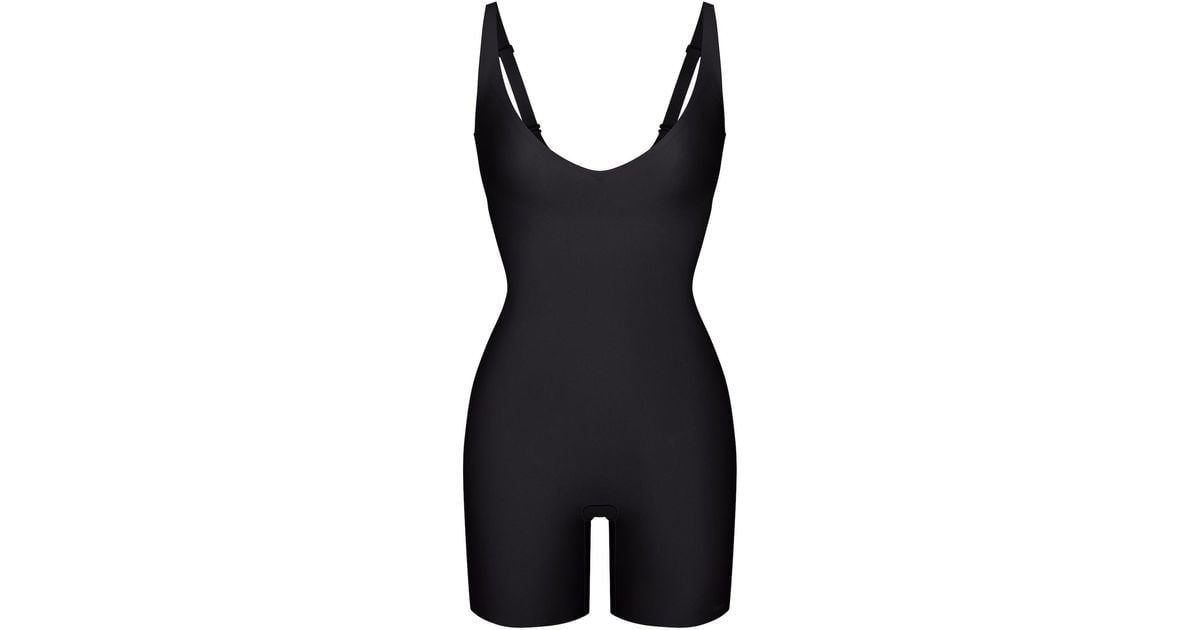 Skims Core Sculpt Plunge Mid Thigh Bodysuit in Black | Lyst