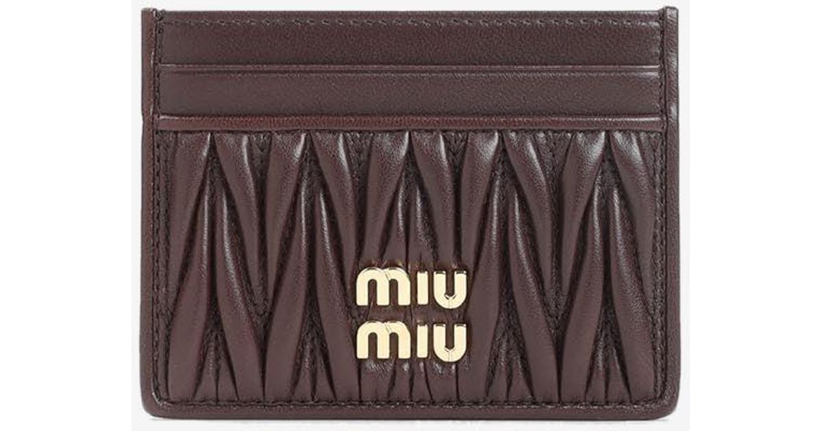 Miu Miu Logo Lettering Matelassé Leather Cardholder in White | Lyst