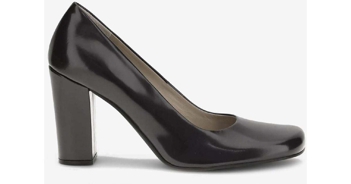 The Row Penelope 95 Shiny Leather Pumps in Black | Lyst