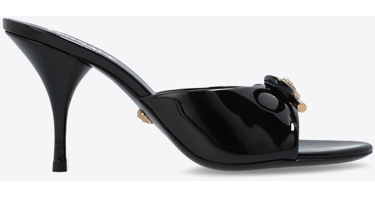 Versace Opera 85 Bow Patent Mules in Black | Lyst