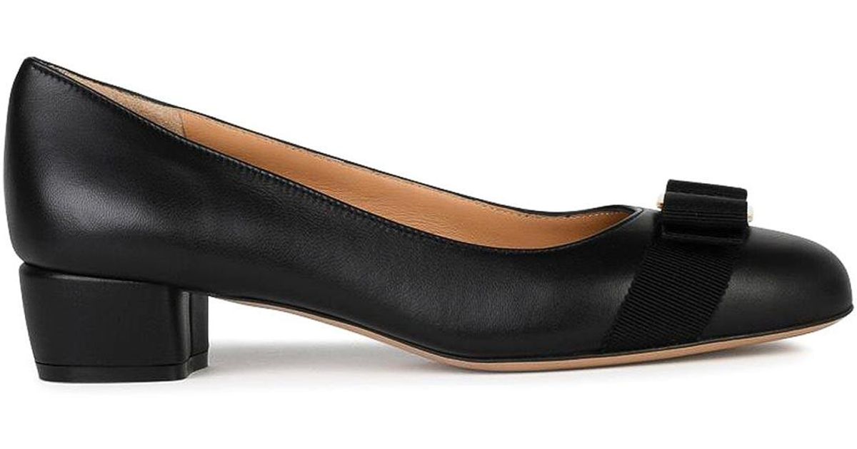 Ferragamo Vara Soft Pumps in Black | Lyst