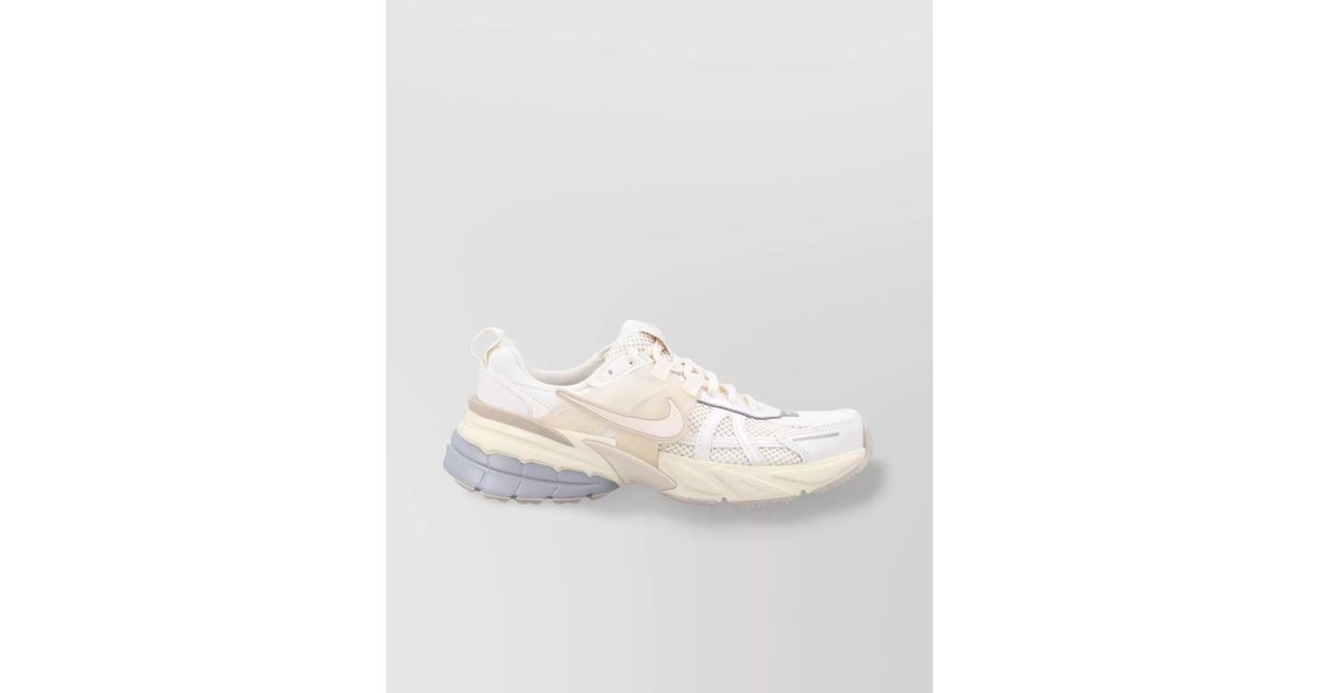 Nike Mesh Upper Pull Tab Rubber Sole in White | Lyst