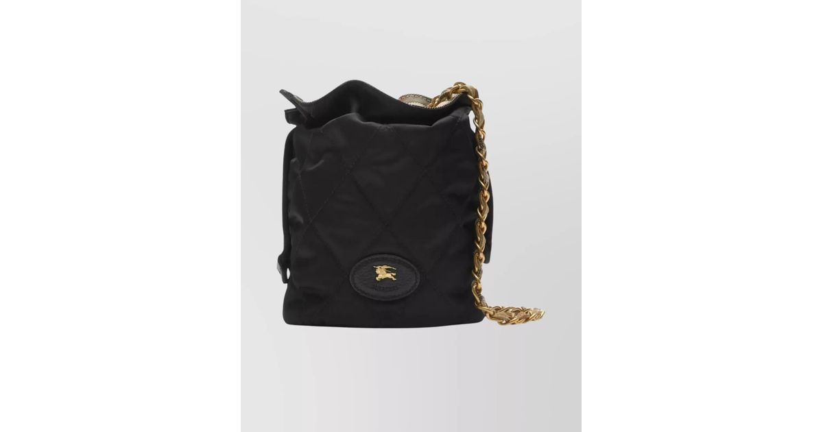 Burberry Chain Pouch Featuring Quilted Design in Black | Lyst UK