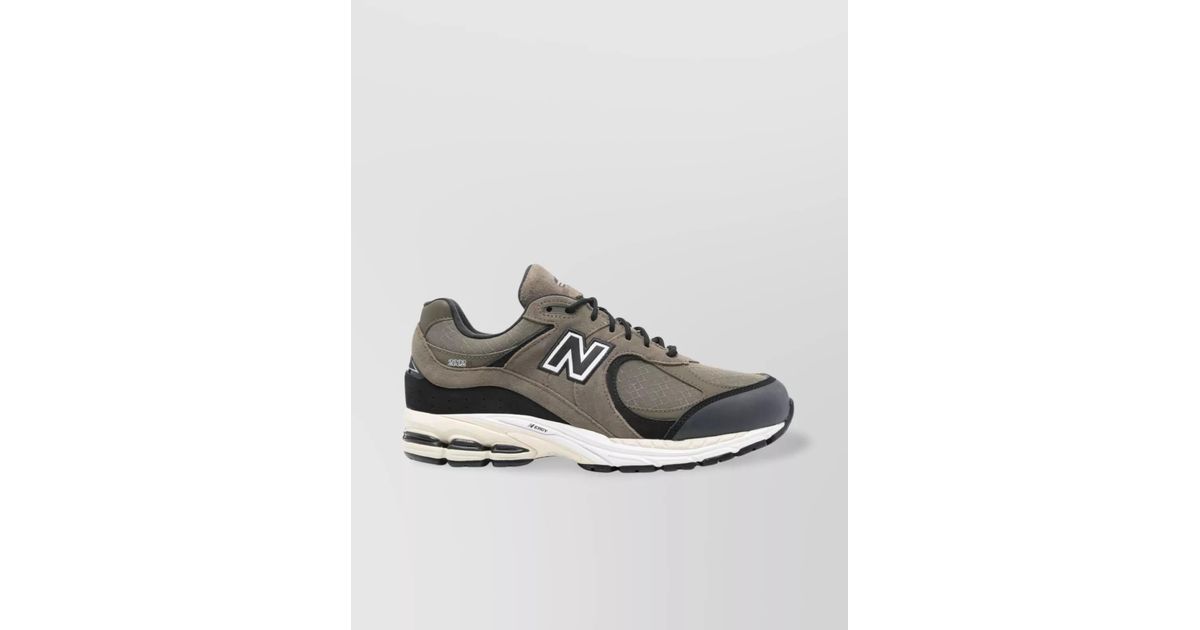 New Balance Chunky Sole Panelled Sneakers in Gray for Men | Lyst