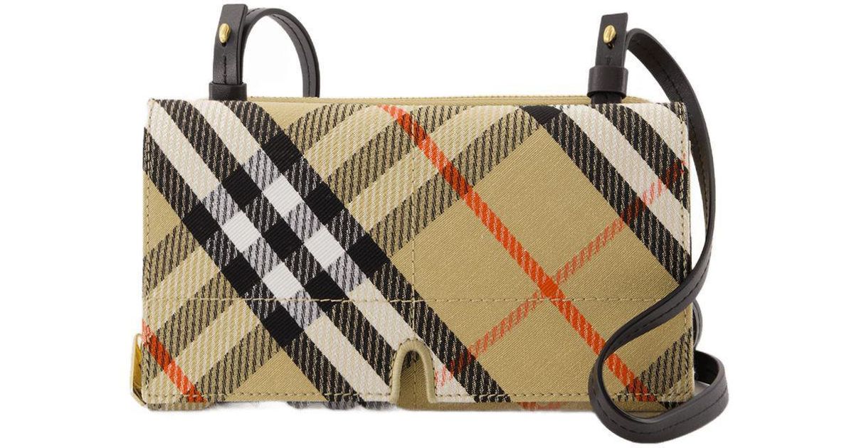 Burberry Snip Pouch in Metallic | Lyst