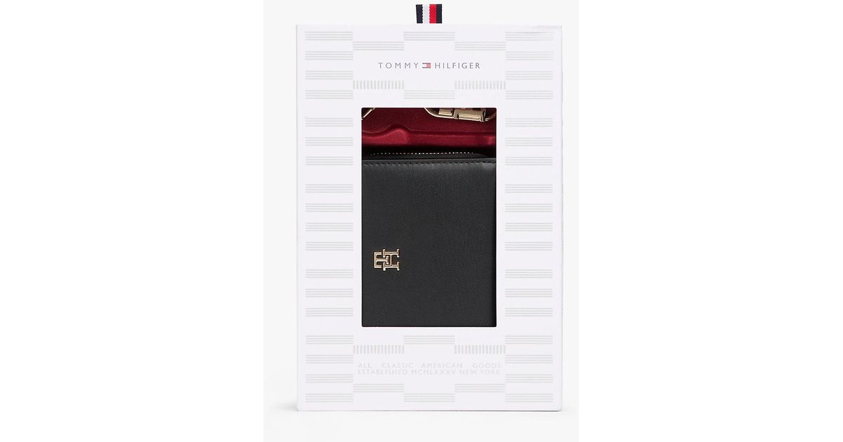 Tommy Hilfiger Zip-around Wallet And Charm Gift Box in White | Lyst UK