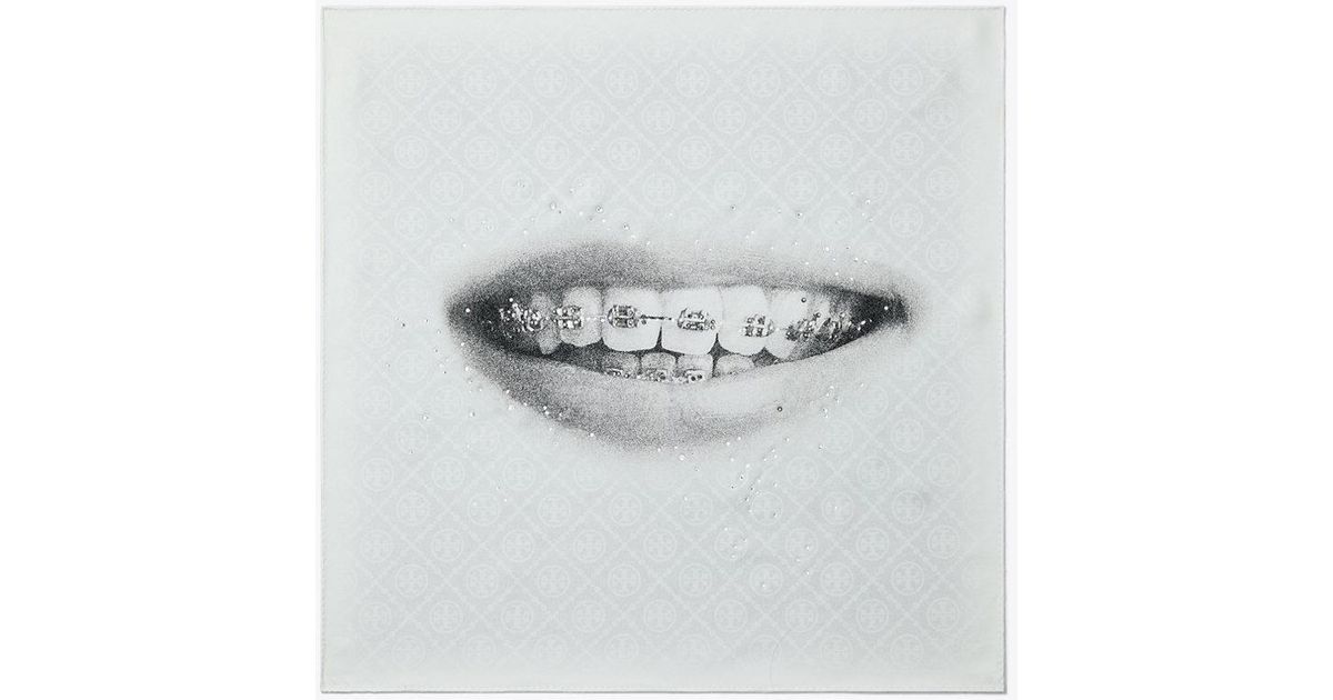 Tory Burch Say Cheese Neckerchief in White | Lyst