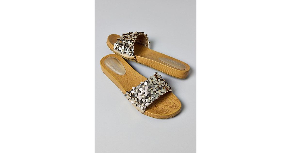 Matisse Footwear Chelsea Wedge Slide Sandal in Metallic | Lyst