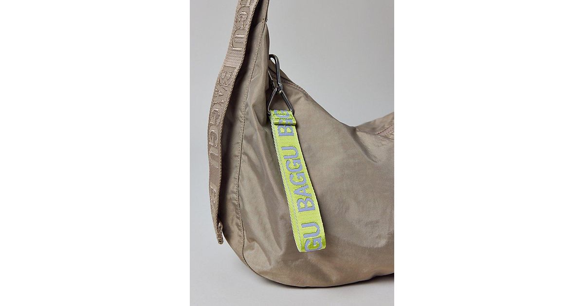 BAGGU Uo Exclusive Logo Keychain | Lyst