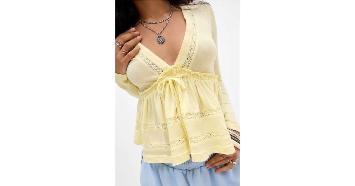 Kimchi Blue Nia Babydoll Long Sleeve Top in Yellow | Lyst UK