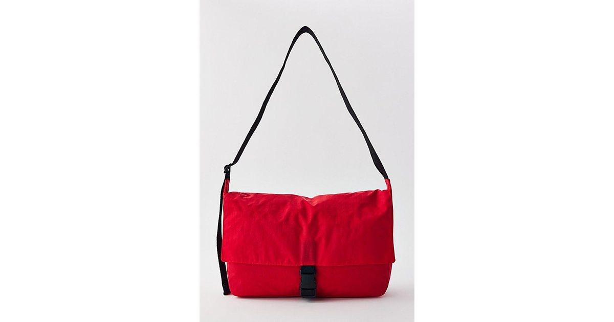 BAGGU Nylon Messenger Bag in Red | Lyst