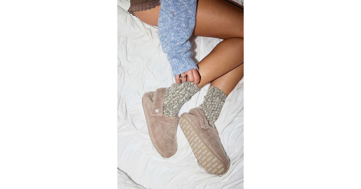 Crocs™ Beige Classic Cozzzy Slippers in White | Lyst UK