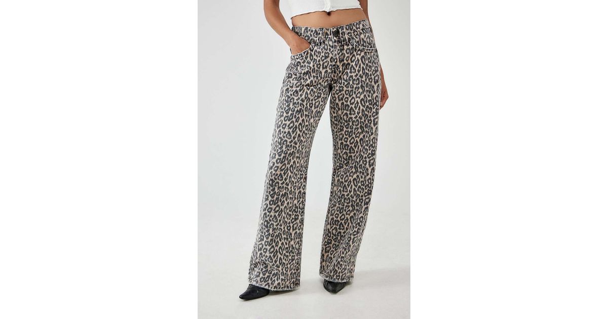 BDG Kayla Lowrider Leopard Print Jeans in Grey | Lyst UK