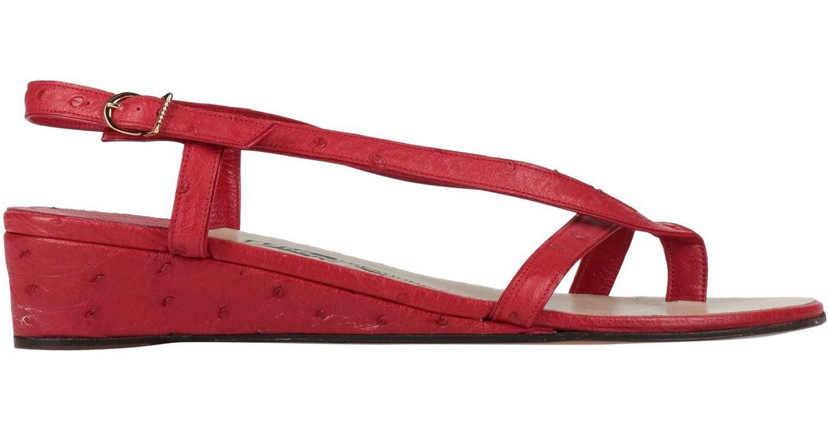 Ferragamo Thong Sandal Leather in Red | Lyst