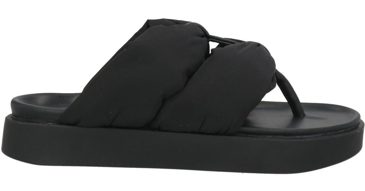 Inuikii Thong Sandals in Black | Lyst