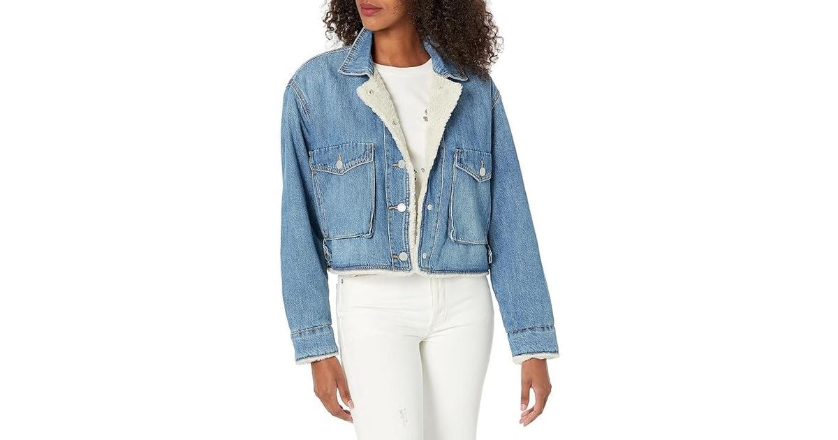 Blank NYC Cropped Denim Jacket With Sherpa Lining in Blue | Lyst