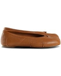 Maison Margiela Timeless Split Toe Mini Ballerina Flats in Brown | Lyst