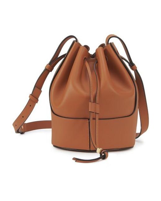 Loewe Large Balloon Leather Bucket Bag in Tan (Brown) - Save 54% - Lyst