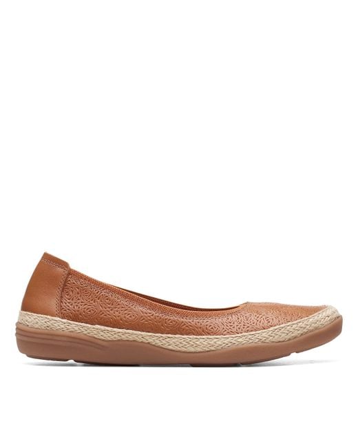 Clarks Elaina Rae Ballet Flat in Brown | Lyst