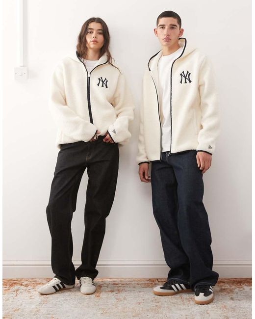 KTZ Ny Yankees Logo Hooded Sherpa Zip Through Jacket in Natural | Lyst UK