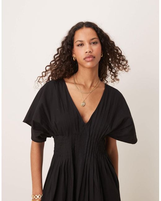 ASOS V Neck Short Sleeve Midi Dress With Narrow Pintucks in Black | Lyst
