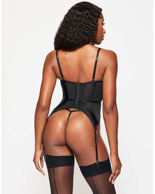 Ann Summers Hot Blooded Crotchless Cami Suspender Set in Red | Lyst UK