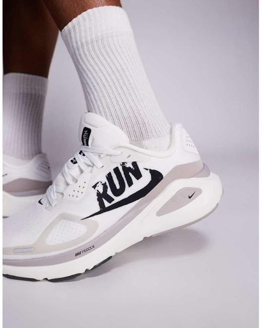 Nike Structure 26 Trainers in White for Men | Lyst UK