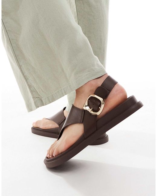 London Rebel Toe Thong Footbed Sandals in Natural | Lyst