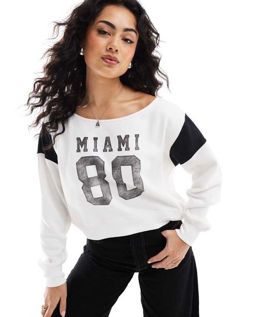 Hollister Cropped Off The Shoulder Miami Jumper in White | Lyst UK