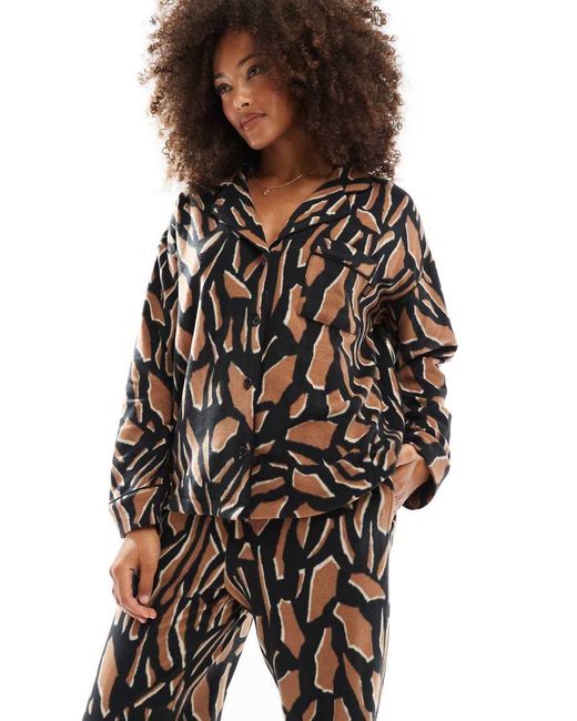 DKNY Folded Fleece Notch Collar Pyjama Set in Black | Lyst UK