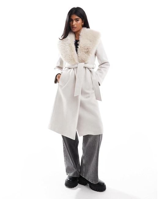 Stradivarius Longline Coat With Faux Fur Collar Detail in White | Lyst