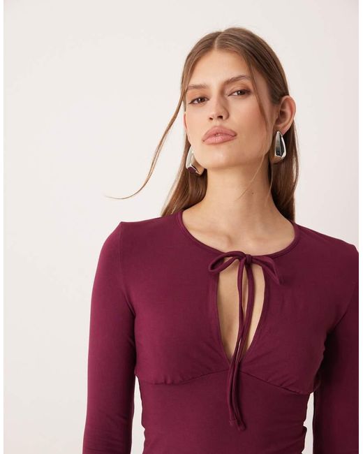 Motel Yubin Long Sleeve Top With Keyhole Cut Out in Red | Lyst UK
