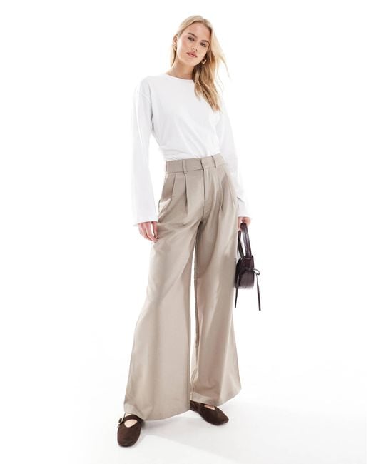 Stradivarius Tall Pleated Wide Leg Trousers in White | Lyst